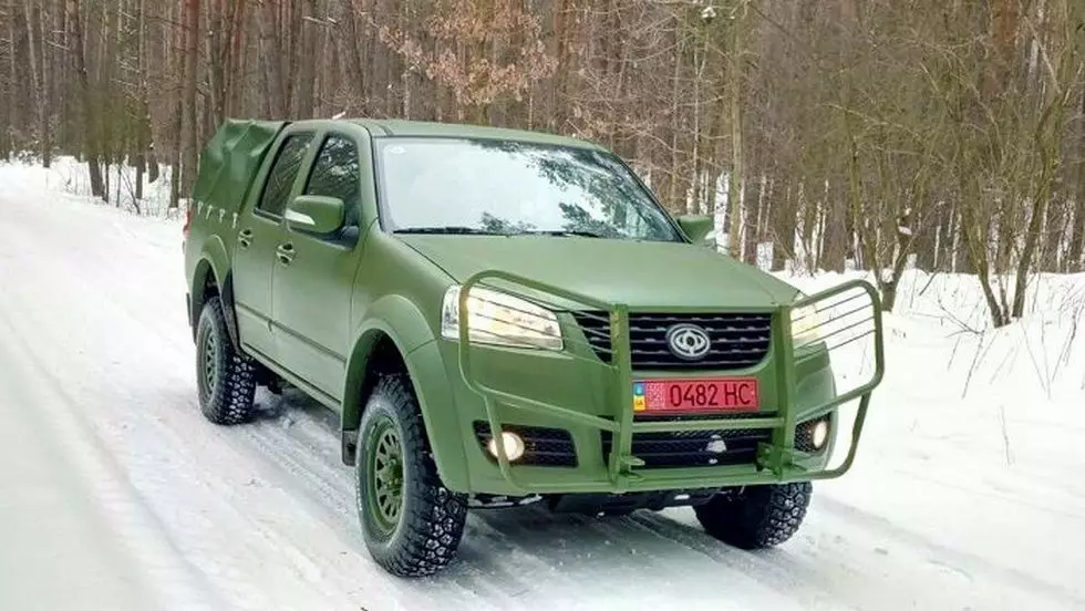 Ukrainassa uuden armeijan SUV: n julkaiseminen alkoi 25989_2