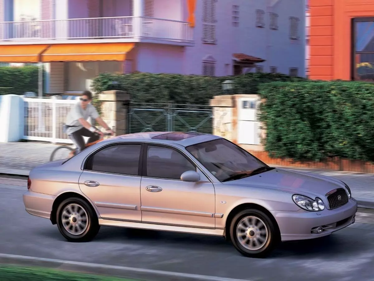 ມັນຄຸ້ມຄ່າທີ່ຈະຊື້ Hyundai Sonata ສໍາລັບ 300 ພັນຮູເບີນ 26025_4