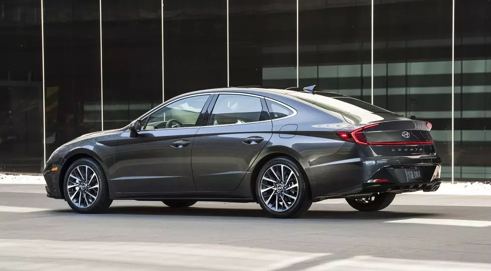 Hyundai Sonata: la versione 