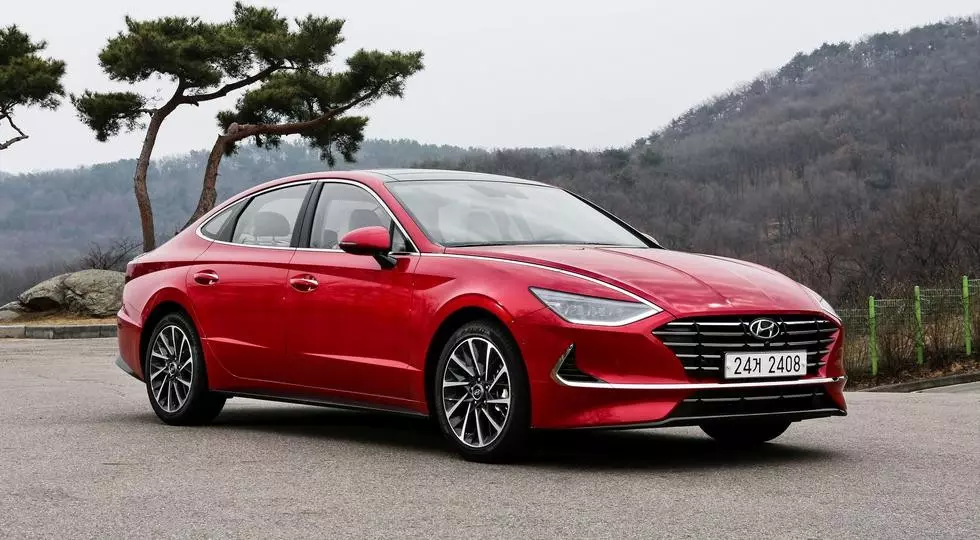 Nova Hyundai Sonata: Ruska skupščina in dva motorja, čeprav je pričakovana 26030_1