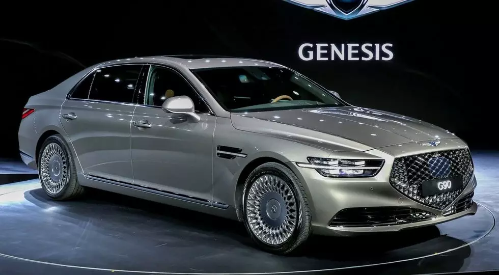 Frissített Genesis G90.