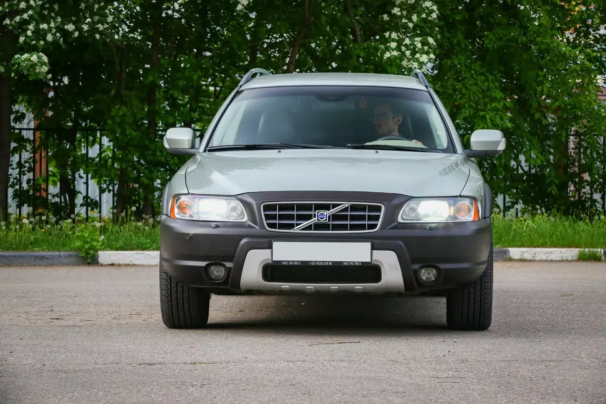 Volvo XC70 L dengan Mileage: Penyerahan Radiator ACP dan Pam Cather 26093_1