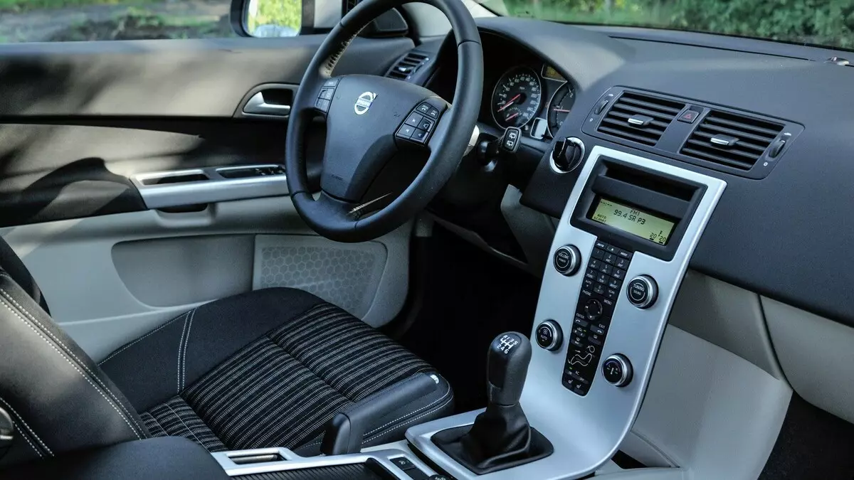 Volvo C30 amb quilometratge: fars i rodaments 