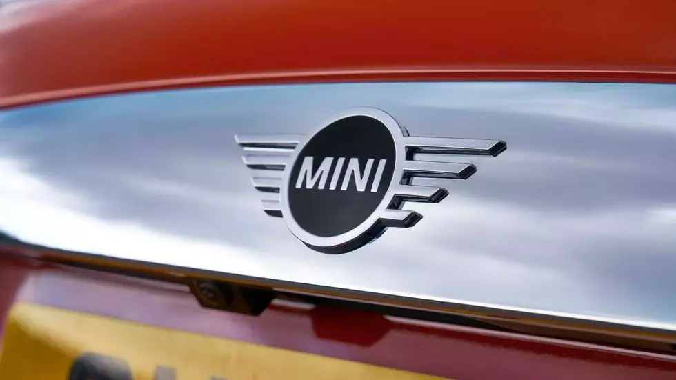 Bijgewerkte hatchbacks en mini-cabriolet worden vóór de première in Detroit 26149_3