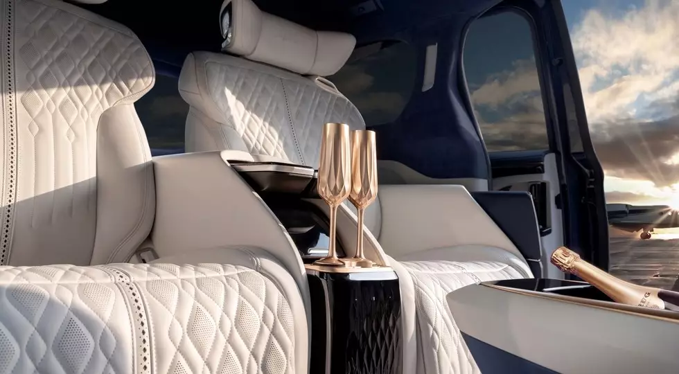 Minivan Buick GL8 Avenir is nog luxueus geworden, met een afsluitersalon op vier 26190_3