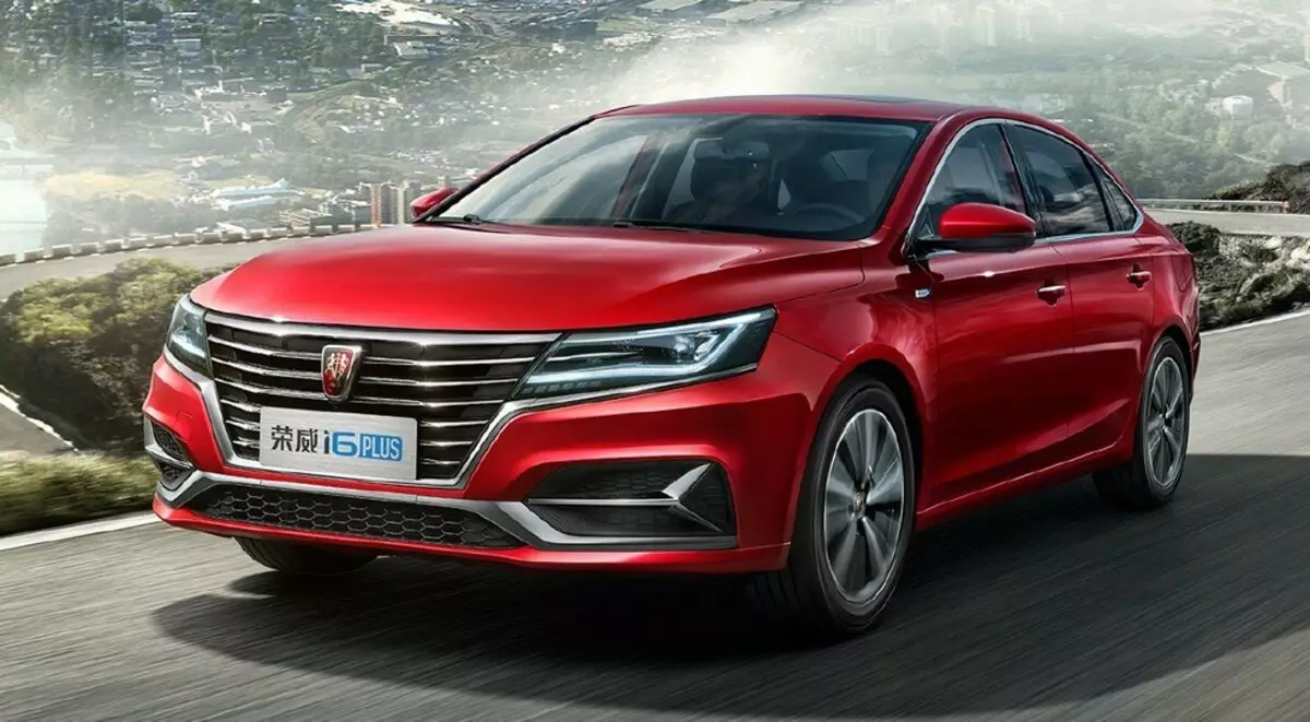 Конкуренция vw JetTa һәм Roewe'тан Ниссан Сентра: Яңа күренеш һәм гаиләдә тулыландыру 26202_1