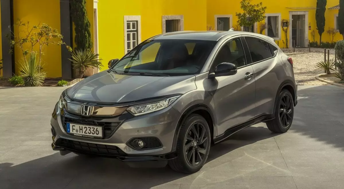 Honda HR-V Crossover zmieni obraz w nowej generacji: pierwsze zdjęcia 26213_1