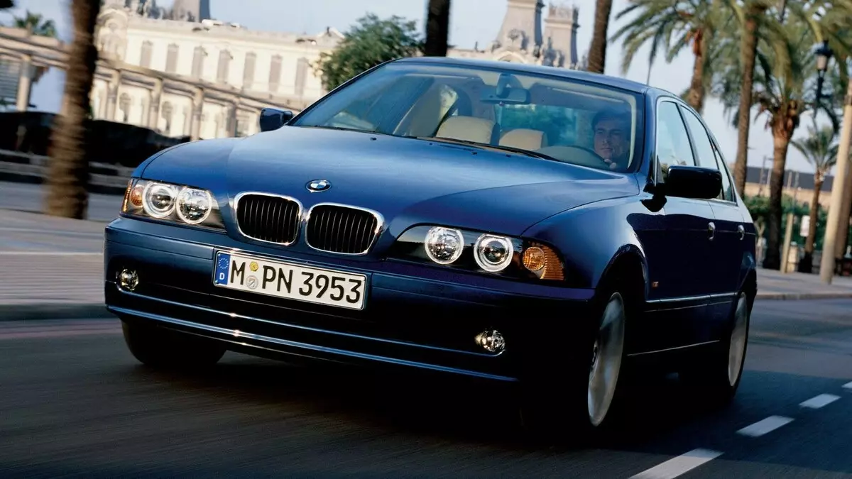 Ofiara Love Love: Czy warto kupować serii BMW 5 E39 przez 500 tysięcy rubli 26224_1