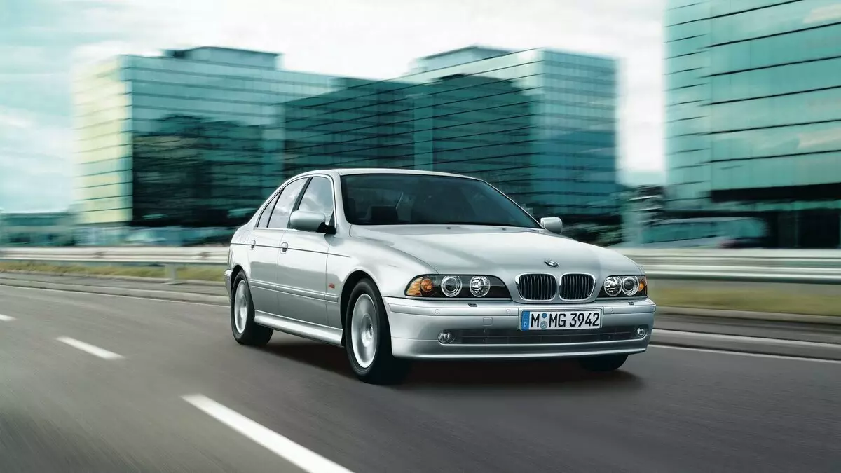 Хүмүүсийн хайрын хохирогч: BMW 5 цуврал E39-ийг 500 мянган рубль худалдаж авахад үнэтэй юу? 26224_13