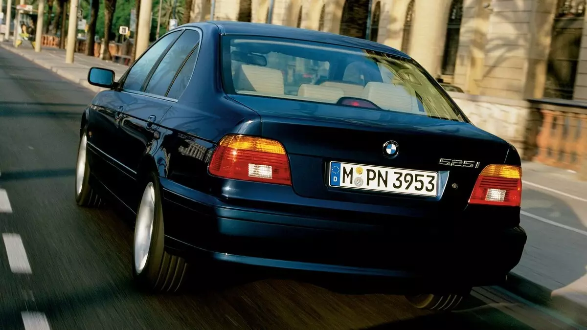 Ofiara Love Love: Czy warto kupować serii BMW 5 E39 przez 500 tysięcy rubli 26224_14