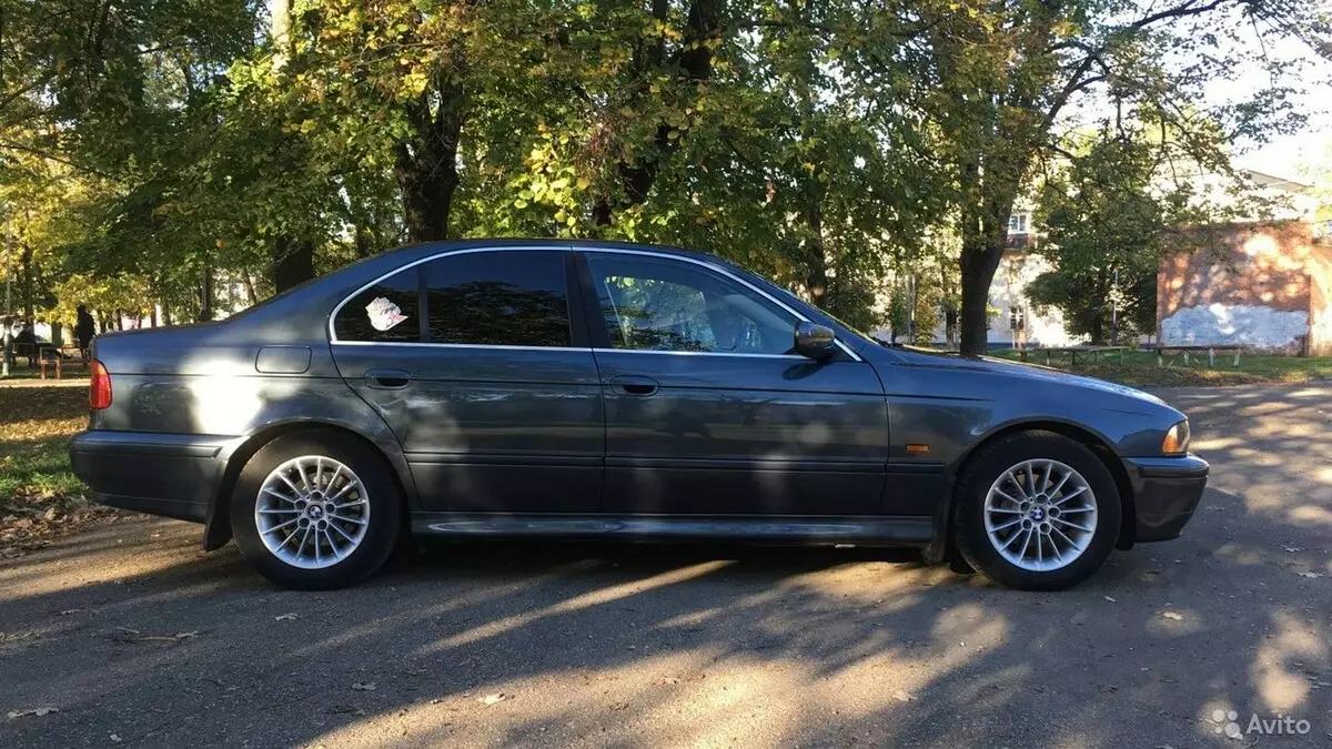 Opfer der Liebe der Menschen: Ist es lohnenswert, eine BMW 5-Serie E39 für 500 Tausend Rubel zu kaufen? 26224_16