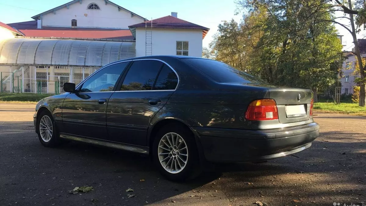 Tagata na aafia i le alofa o tagata: e aoga le faatauina o le BMW 5 faasologa e39 mo le 500 afe rubles 26224_19