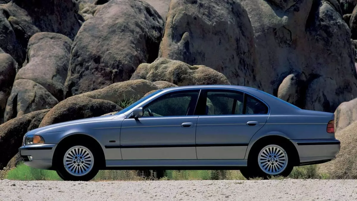 سری BMW 5 (E39) Sedan '2000-03