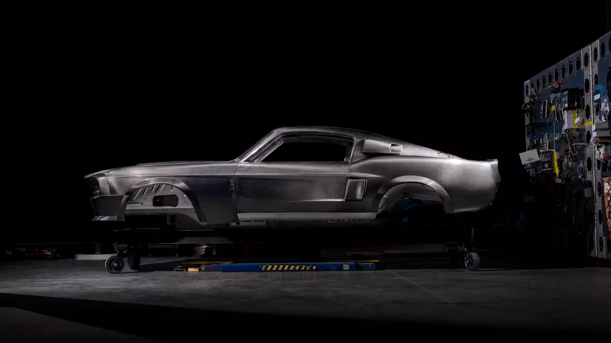 Hiili ruokavalio: Shelby GT500CR Carbon Edition on helpompi alkuperäistä 272 kg 26348_2