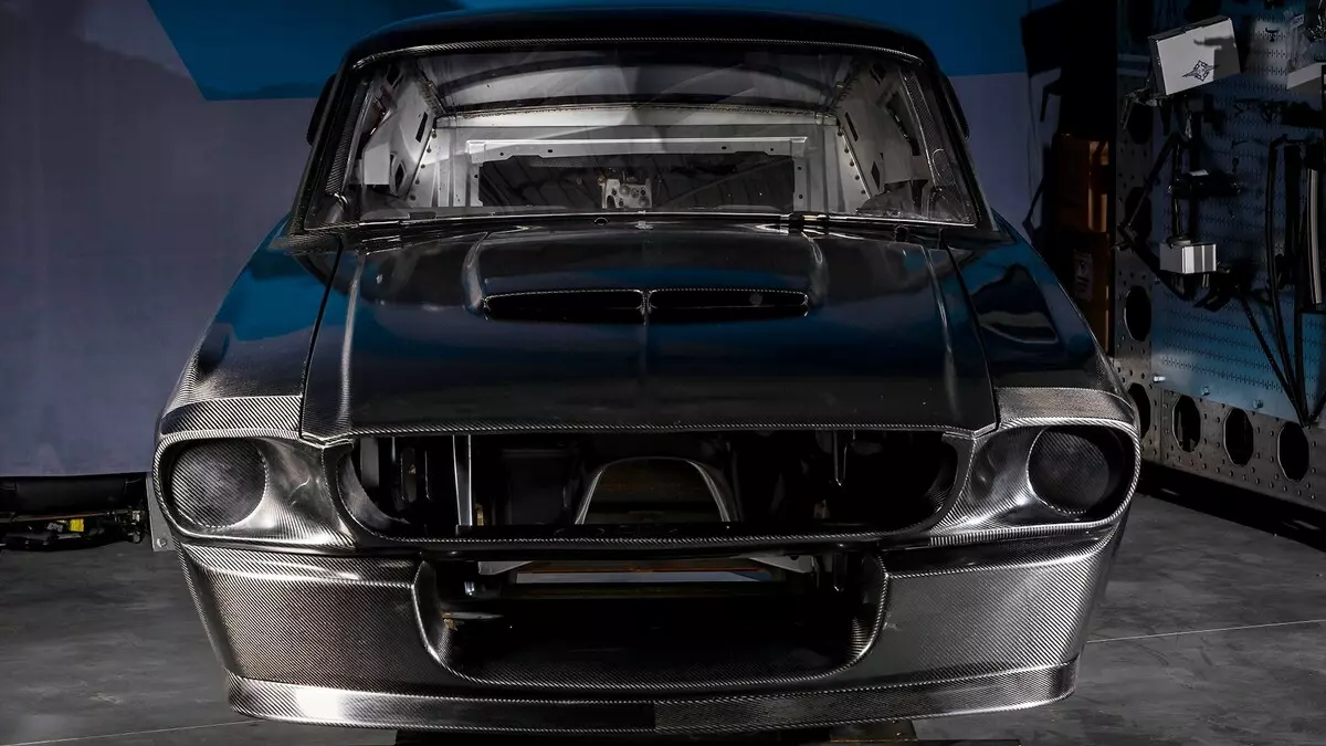 Hiili ruokavalio: Shelby GT500CR Carbon Edition on helpompi alkuperäistä 272 kg 26348_3