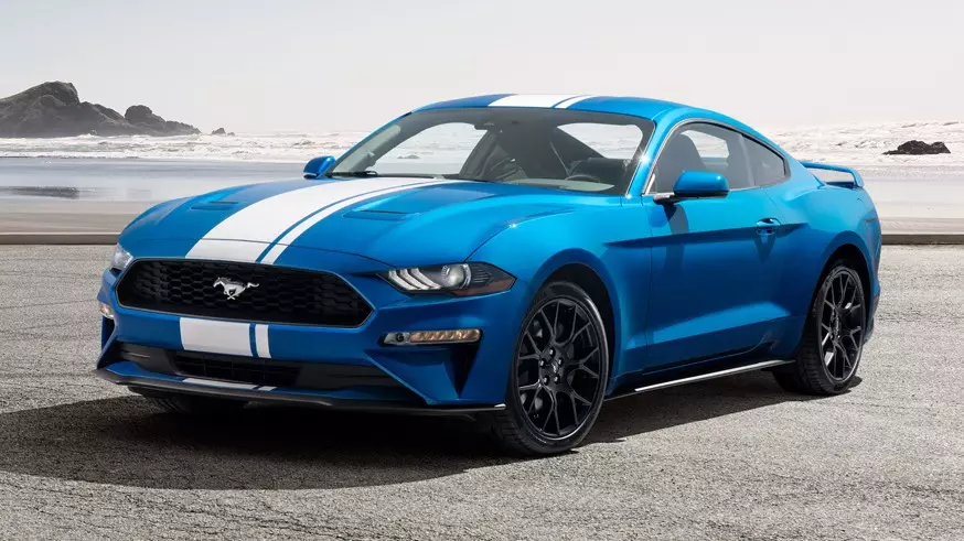 D'Famill wächst: Ford kann de Mustang an de Bronco am separat Ënnerbau 26352_2