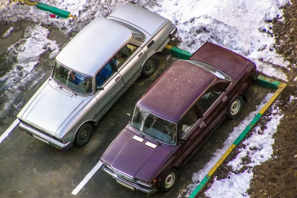 Moskvich-2140 and Vaz-2107