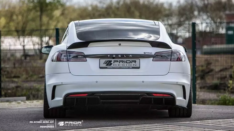 Styl Hansta: Tesla Model S nabył zestaw aerodynamiczny 26407_11