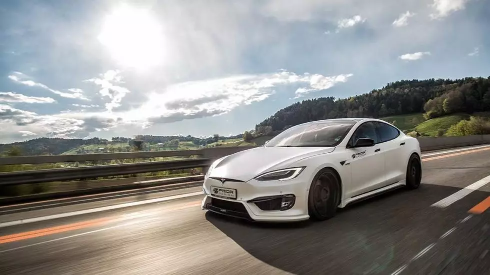 Styl Hansta: Tesla Model S nabył zestaw aerodynamiczny 26407_3