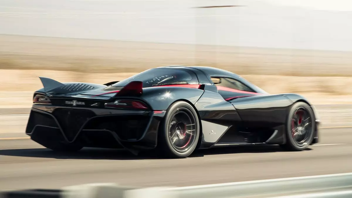 Bugatti, בואו שלום: SSC Tuatara הפך את המכונית הסדרית המהירה ביותר בעולם 26415_1