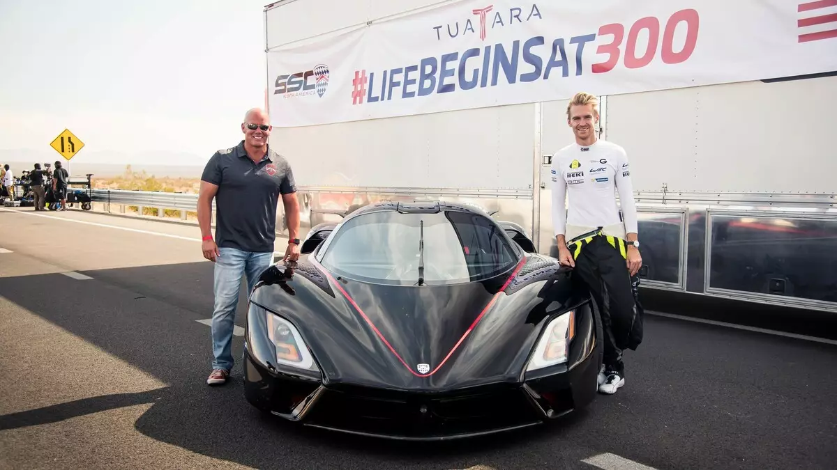 Bugatti, בואו שלום: SSC Tuatara הפך את המכונית הסדרית המהירה ביותר בעולם 26415_10