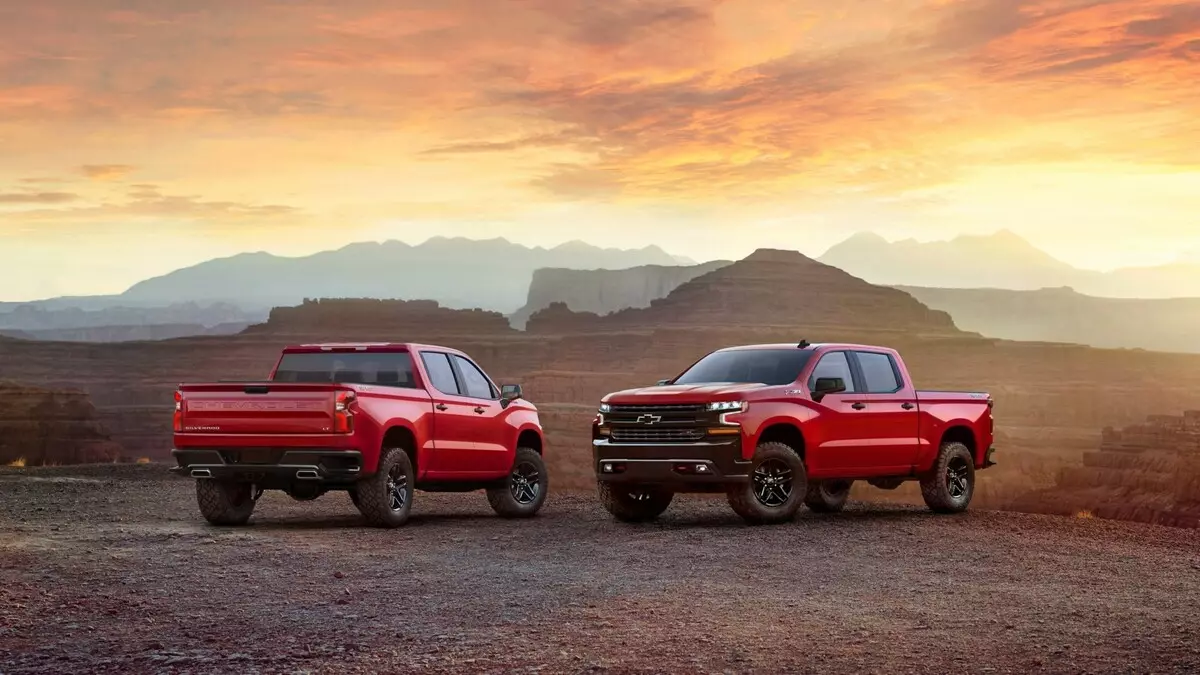 chevrolet_silverado_lt_z71_trail_boss_crew_cab.