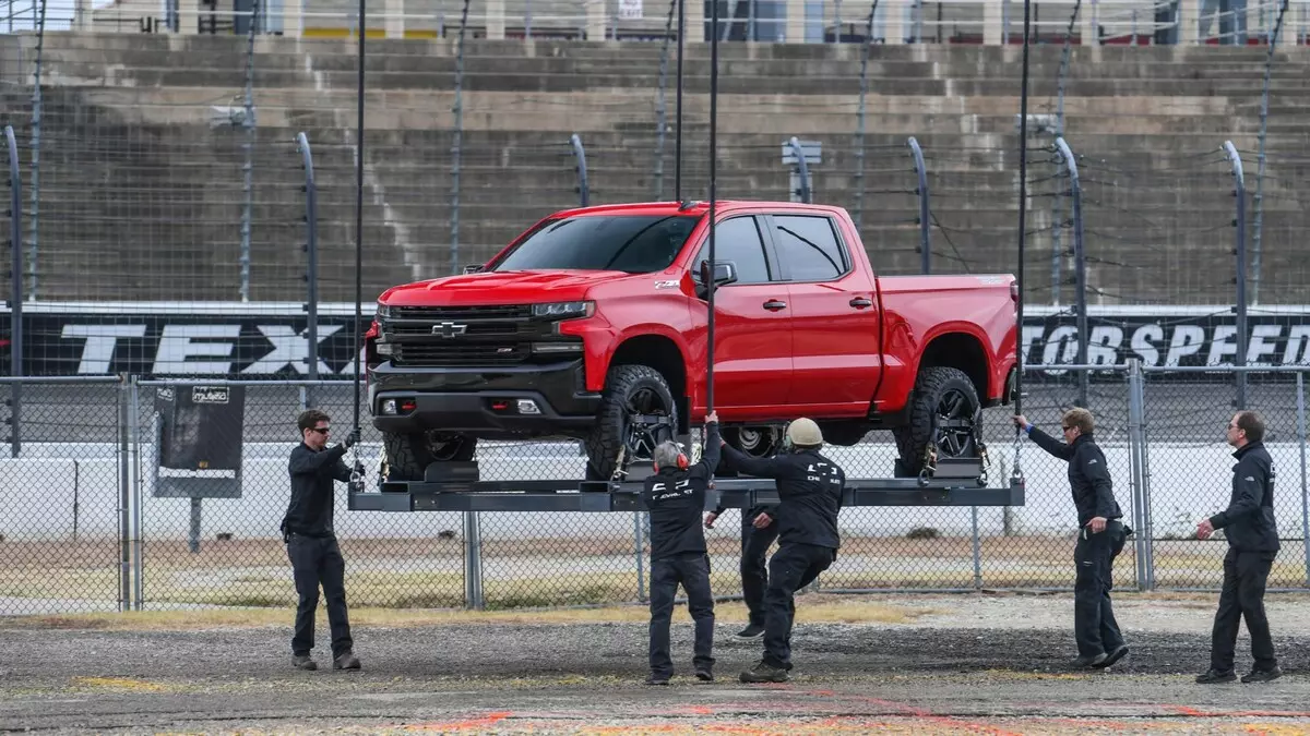 Chevrolet Diúltaithe Silverado nua 26452_4