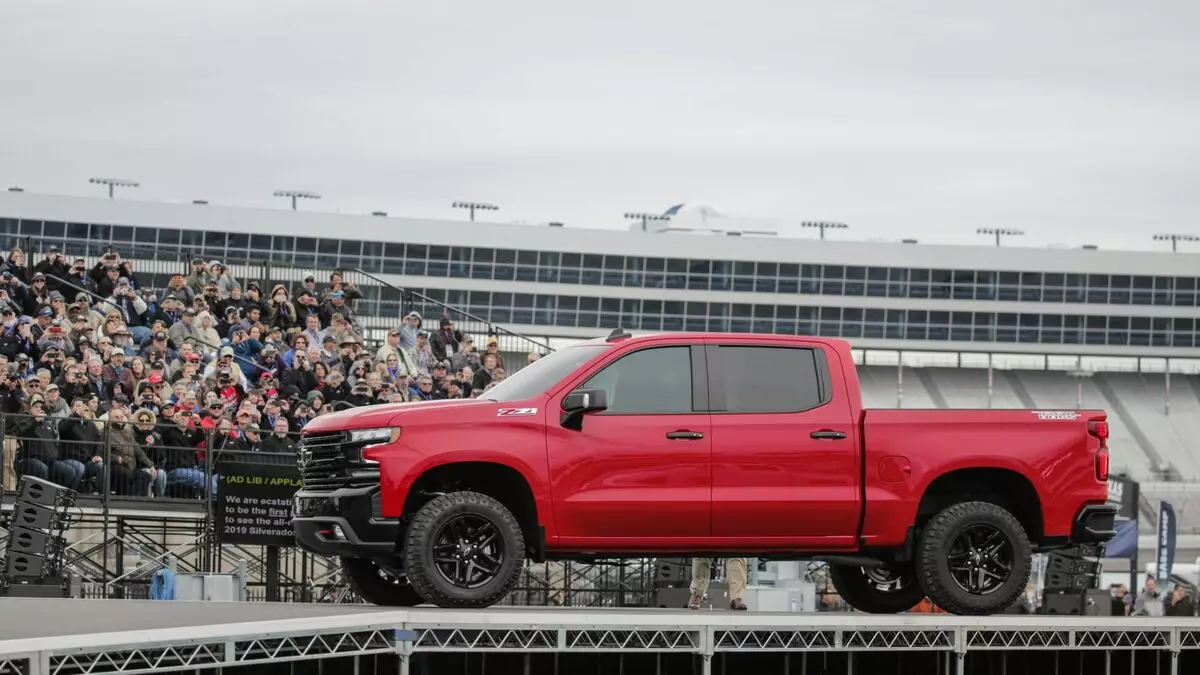 Chevrolet Diúltaithe Silverado nua 26452_9