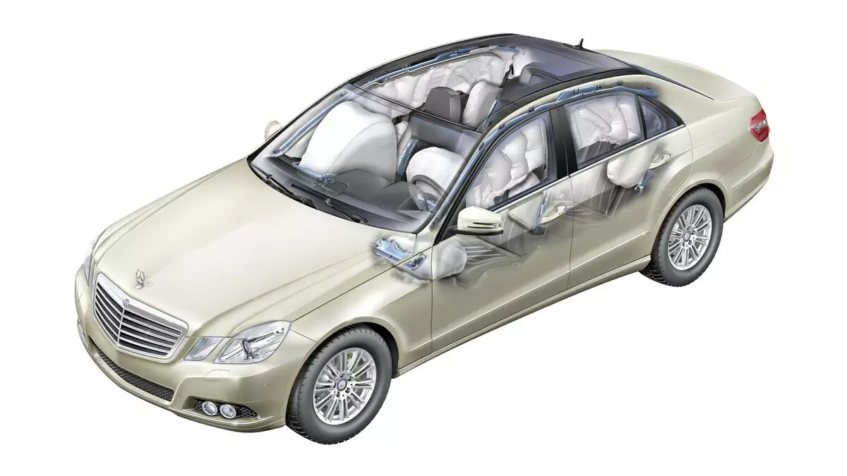 Náklady budou přesné: zvolte MERCEDES-BENZ E-CLASS W212 s kilometem 26487_4