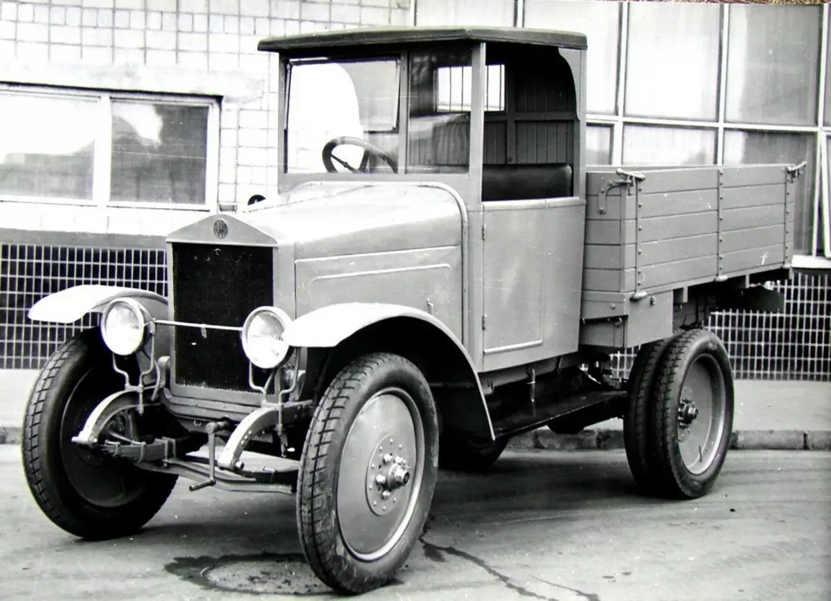 Auto hiline versioon amo-f-15 jäiga ratsutamiskaabliga. 1928 aasta