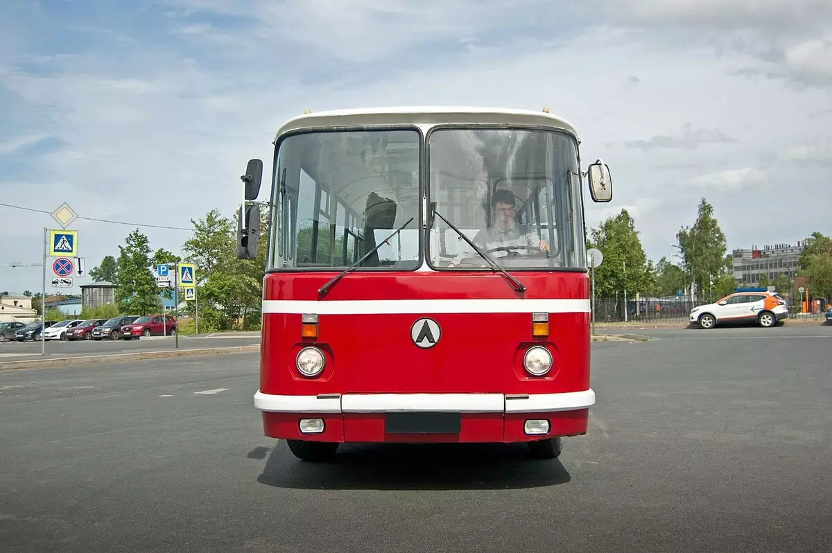 Test sürücüsü avtobus Laz 695n 26604_7