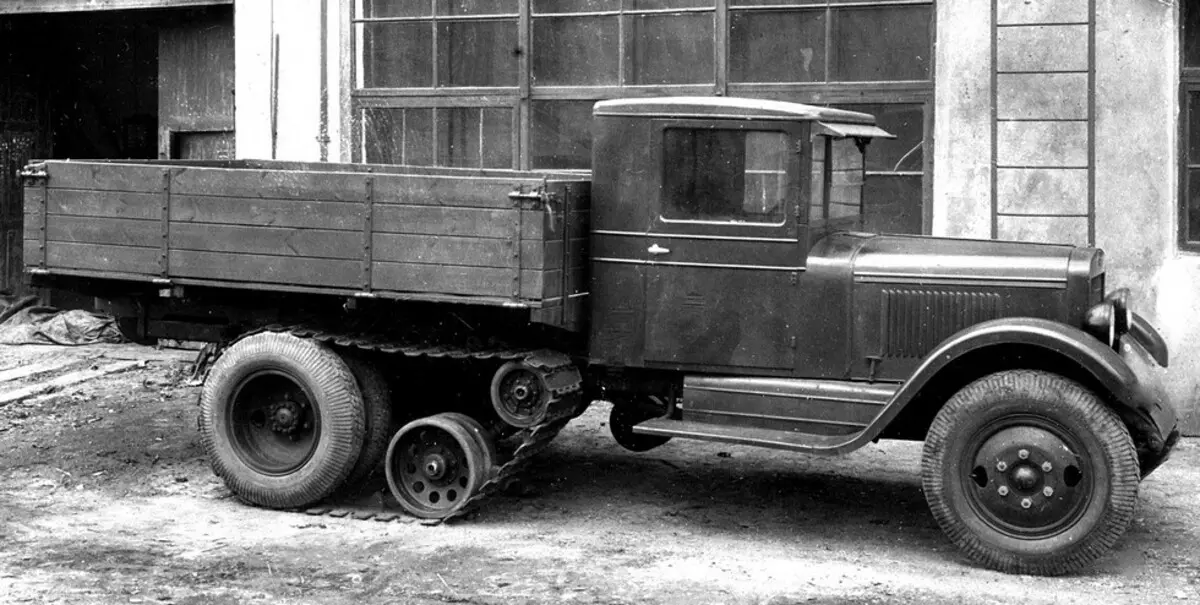 Ciężarówka ZIS-5 z uproszczonym napędem śledzonym załącznikiem. 1939 rok