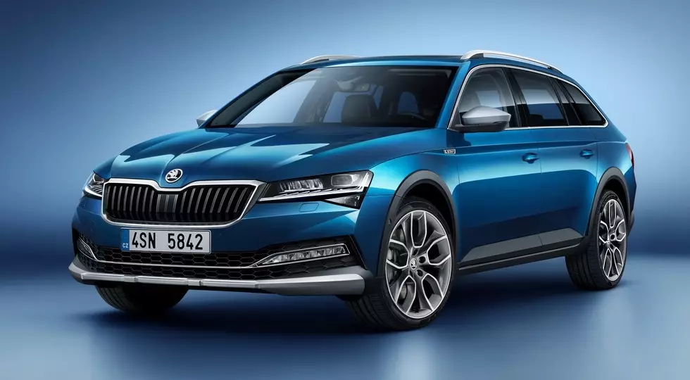 Skoda Superb οικογένεια μετά την ανανέωση του 