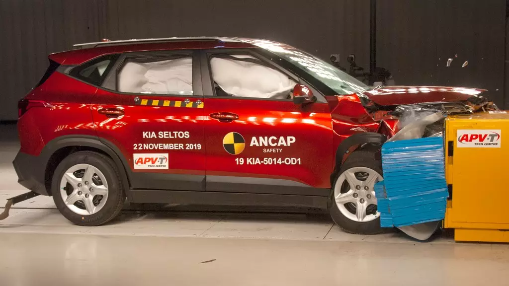 Kia Seltos v AncAP Crash Tests: slabé bočné steny, zlé opierky hlavy a iné problémy 26729_1