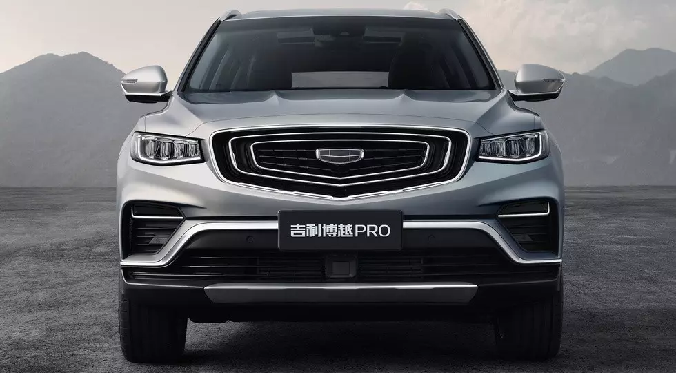 Nýtt Geely Atlas: Meira og ríkari, nú með Volvo Turbo vél. Við erum að bíða í Rússlandi 26754_1