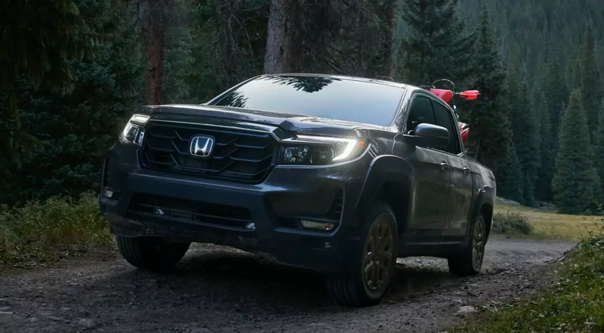 Pickup Honda Ridgeline mēģina atbrīvoties no sava attēla: segmenta ārējs kļuva par brutālu 26837_7