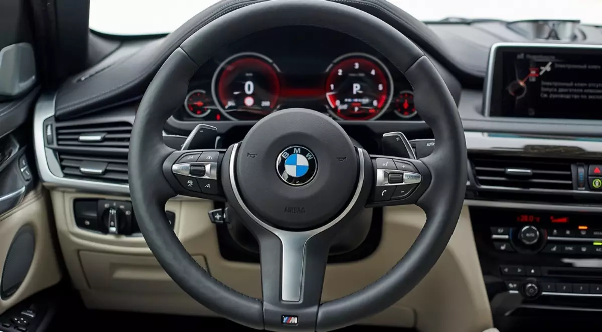 Prófaðu að keyra nýtt BMW X6: Crossover frá draumnum um hálfviti 2734_26