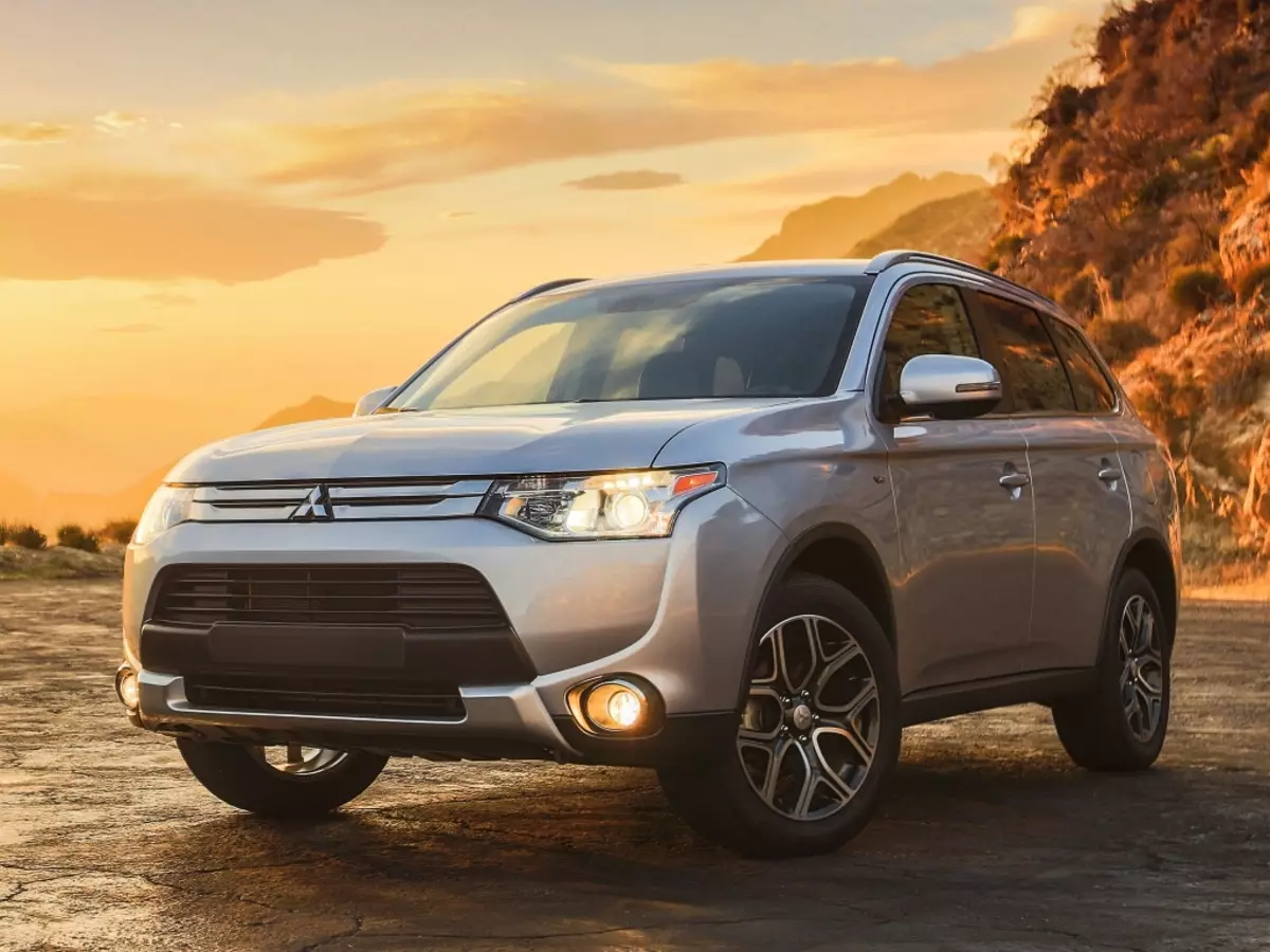 mitsubishi_outlander_us-spec_7.jpeg