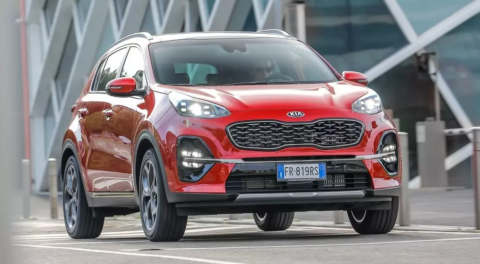 Castly KIA Sportage salon Öňi ýapylan Ýokary-tabşyrdy: ekrany we has az düwmelerini 