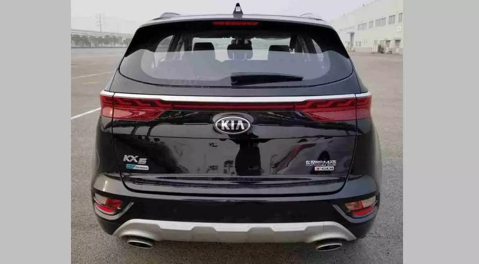 Castly KIA Sportage salon Öňi ýapylan Ýokary-tabşyrdy: ekrany we has az düwmelerini 