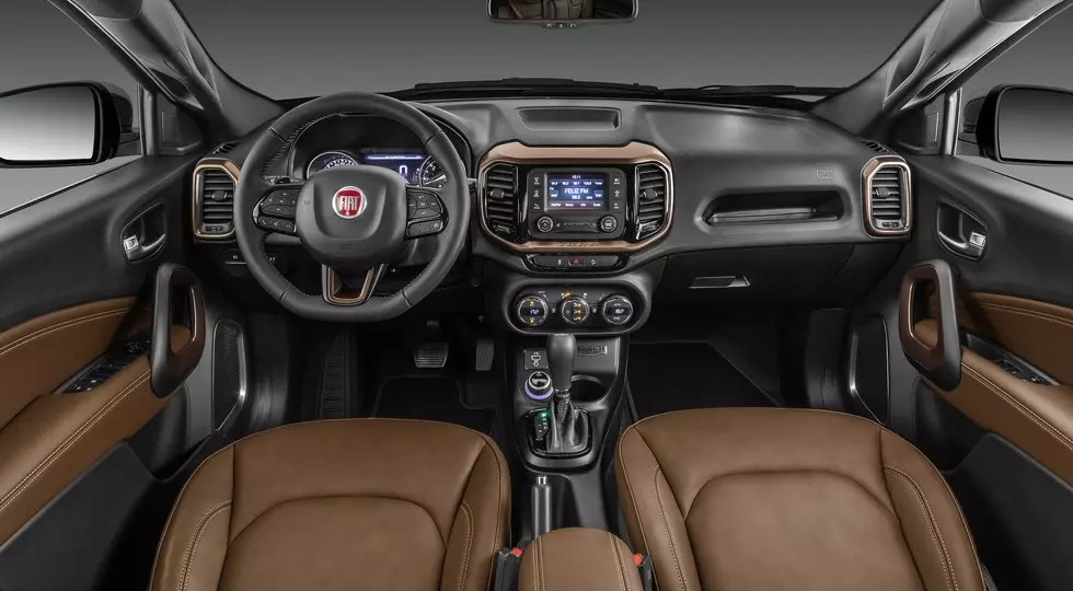 PICAP FIAT TORO роднина: първо, седемгодишният кросоувър, а не 