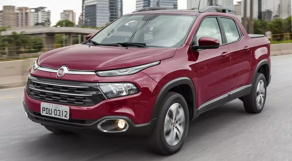 Toro Pickup ကို အခြေခံ. Fiat Crossover သည် VIONE တွင်ထပ်မံထွန်းလိုက်သည် 27914_7