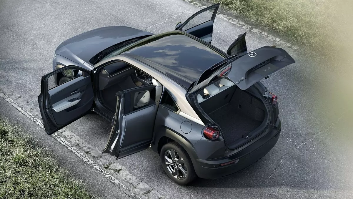 Mazda MX-30 Cross-Coupe: Сега со бензински мотор, а во 2022 - со RPD! 27970_9