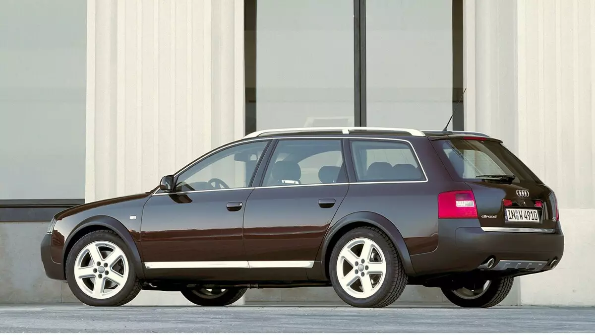 នៅក្នុងរូបថត: Audi Alland Quattro 4.2 (2002)