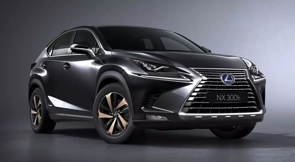 Lexus je posodobil kompaktni Crossover NX 28046_1