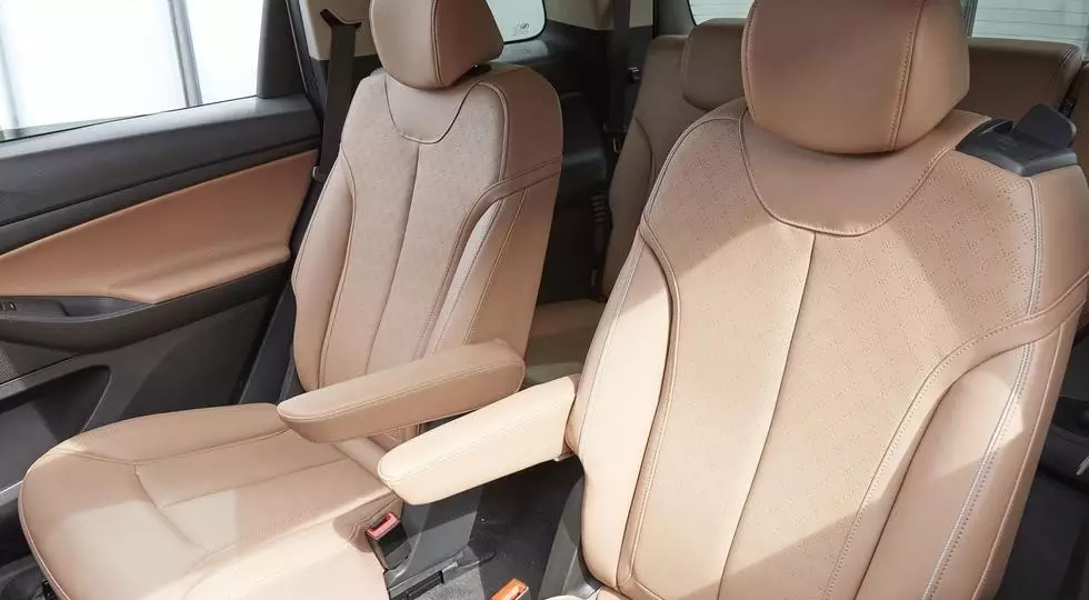 Hindi sikat na Compacttwan Buick Subukan upang akitin ang mga mamimili na may shut-off salon 28076_4