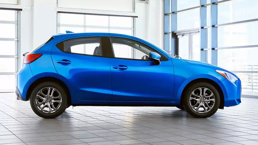 Gbe lati Mazda Toyota Yaris fi oju ọkan ninu awọn ọja ti o tobi julọ nitori awọn tita ti ko lagbara 28127_2