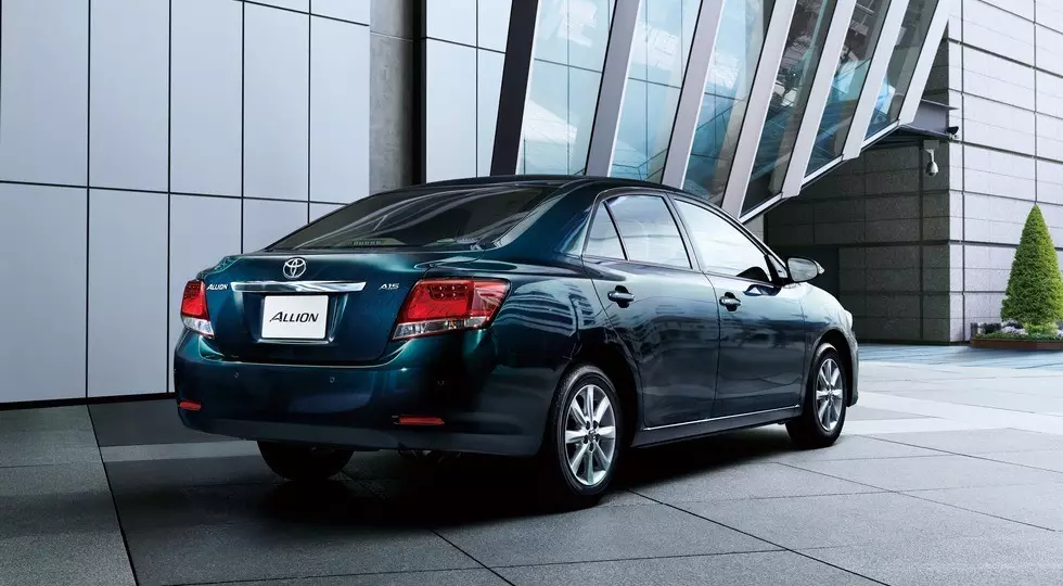 Toyota жаңартылды Sedans Allion және Premio 28131_2