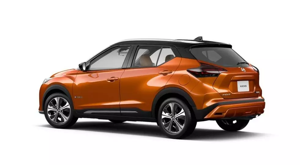 განახლებულია Nissan Kicks Crossover: ვინმე მხოლოდ ჰიბრიდული, მაგრამ იაფია, ვიდრე კონკურენტები 28135_3