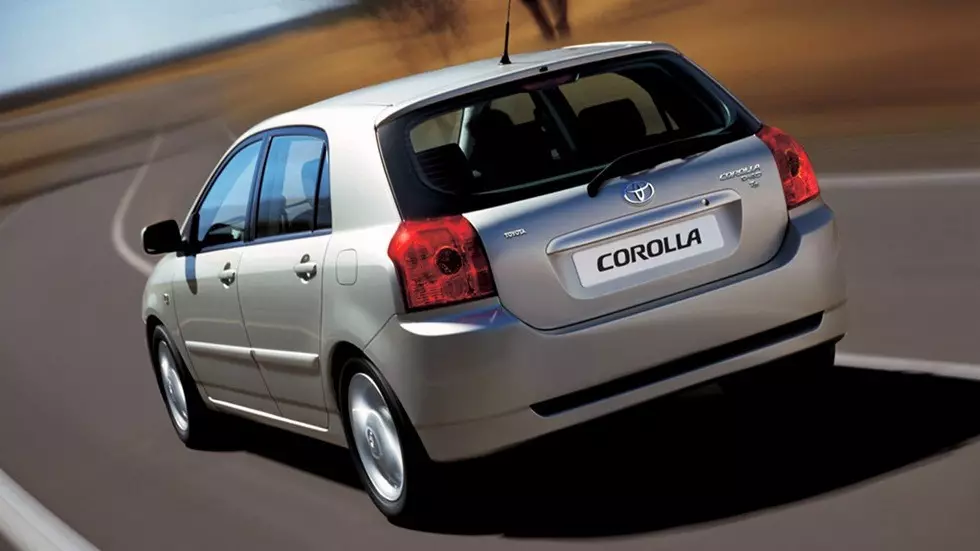 Toyota Corolla 5 တံခါးကို 2004-07